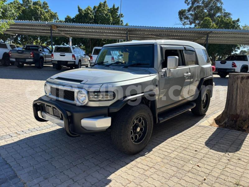 Buy used toyota fj cruiser silver car in windhoek in namibia - caryange