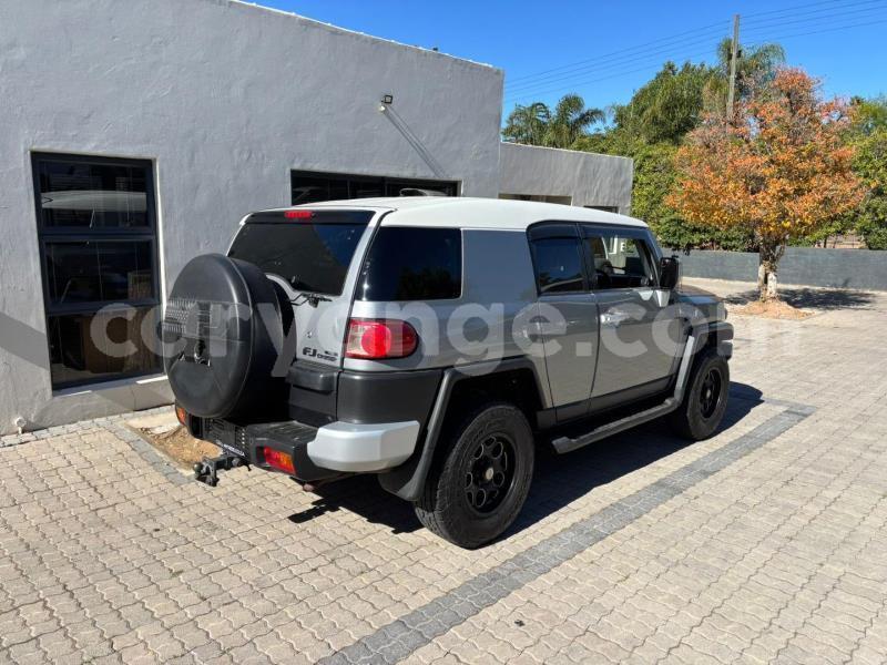 Buy used toyota fj cruiser silver car in windhoek in namibia - caryange