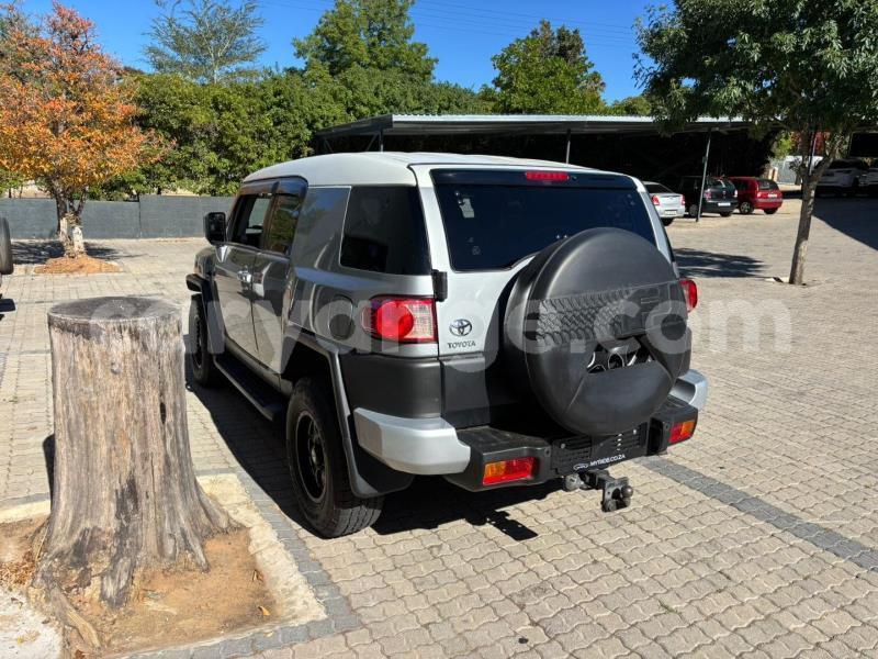 Buy used toyota fj cruiser silver car in windhoek in namibia - caryange