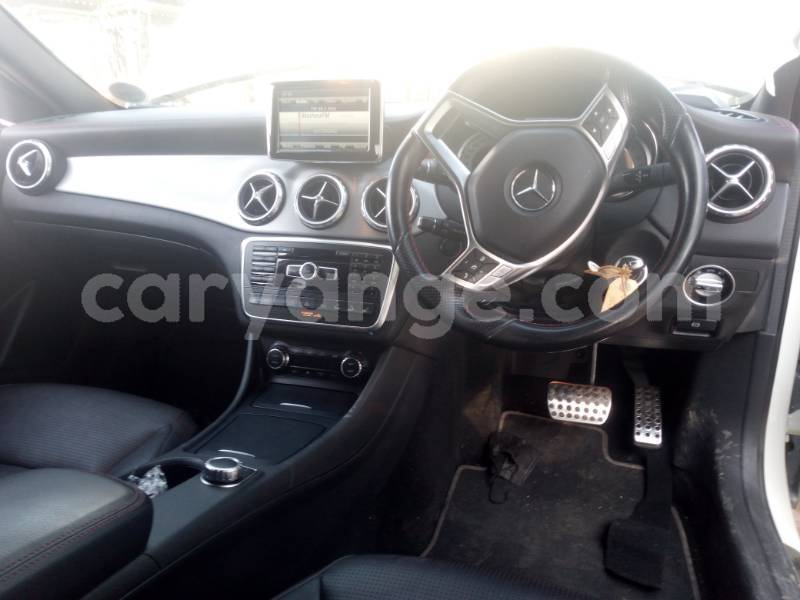 Buy used mercedes-benz gla-klasse white car in windhoek in namibia ...